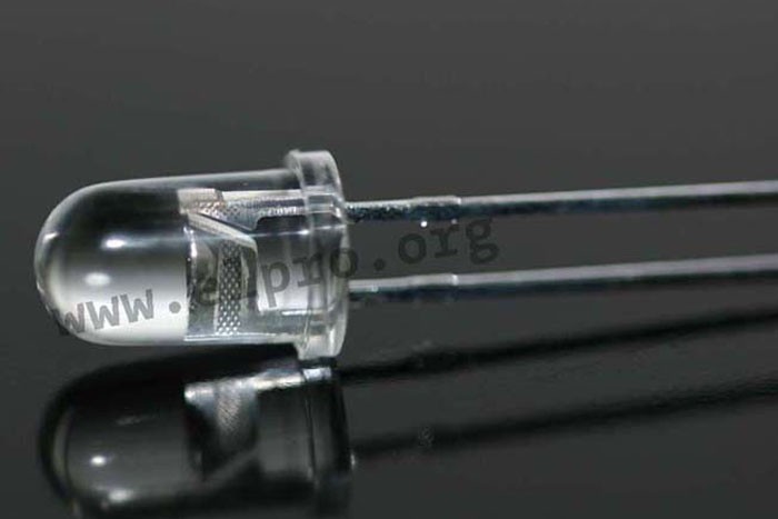 MIC light-emitting diodes, clear, ultrabright, 5mm, DLML series - elpro ...